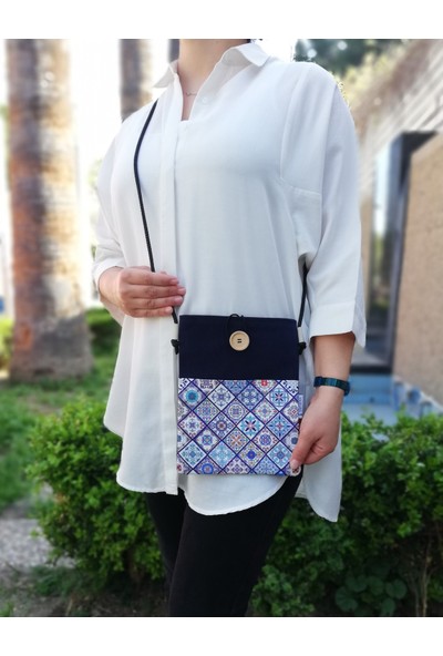 Atölye Smyrna Askılı Kitap / Tablet / Ebook Çantası – Kılıfı (Çini Lacivert)