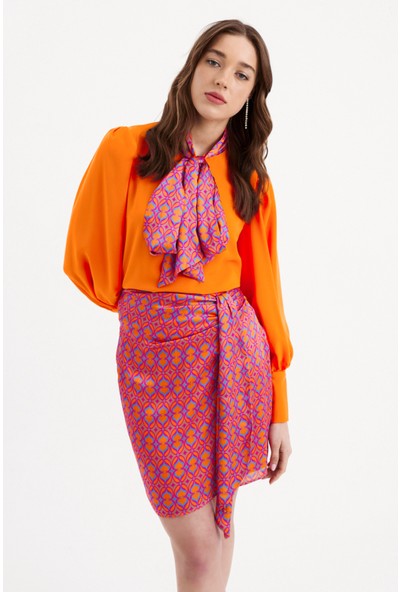 Sateen Desenli Kuşak Detaylı Mini Etek - Oranj Sateen Desenli Kuşak Detaylı Mini Etek - Oranj