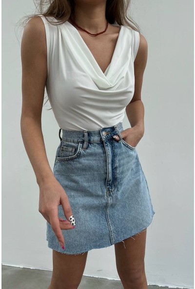 Eka Kadın Beyaz Degaje Yaka Kolsuz Zıbın 0999-20253 Eka Kadın Beyaz Degaje Yaka Kolsuz Zıbın 0999-20253