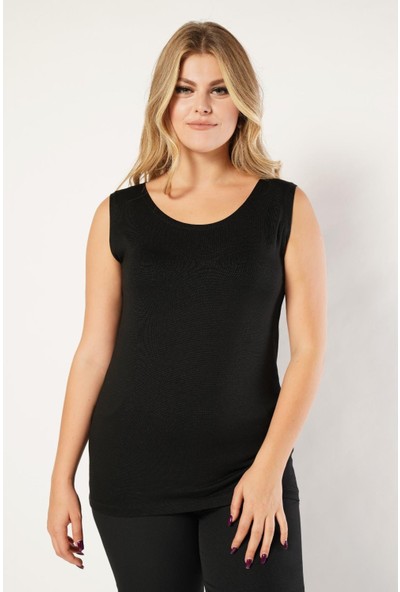 Nelly Büyük Beden Havuz Yaka Kolsuz Bluz