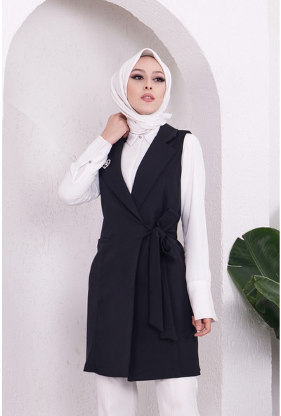 İmaj Butik Kruvaze Yaka Bağlama Detaylı Tesettür Yelek/siyah İmaj Butik Kruvaze Yaka Bağlama Detaylı Tesettür Yelek/siyah