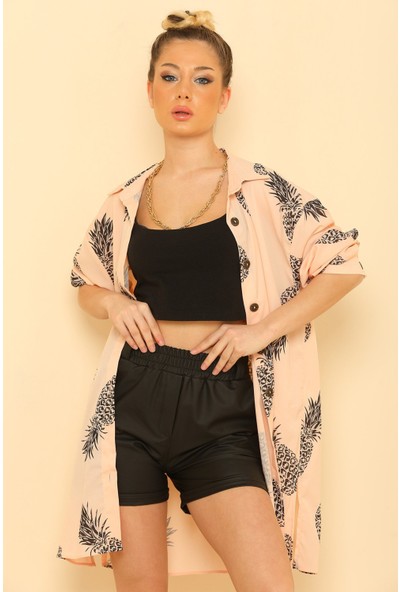 Julude Pudra Kadın Oversize Baskılı Yan Yırtmaçlı Uzun Gömlek(38-40-42-44 Uyumludur) Julude Pudra Kadın Oversize Baskılı Yan Yırtmaçlı Uzun Gömlek(38-40-42-44 Uyumludur)