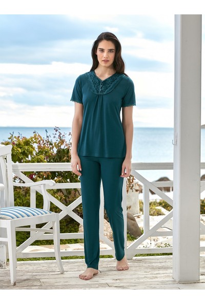 Fc Fantasy Düğmeli Dantel Detaylı Pijama Takımı Fc Fantasy Düğmeli Dantel Detaylı Pijama Takımı