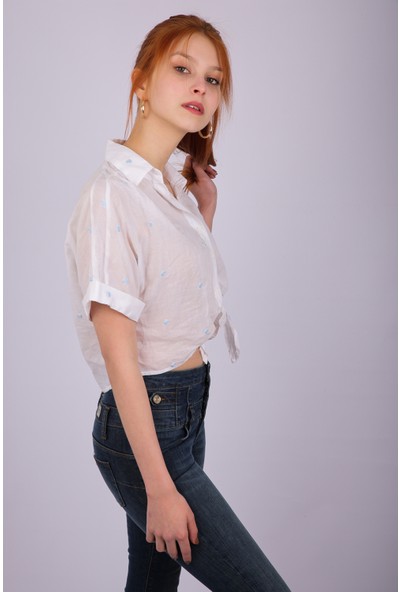 Kadın Beyaz Mavi Puantiyeli Crop Gömlek Kadın Beyaz Mavi Puantiyeli Crop Gömlek