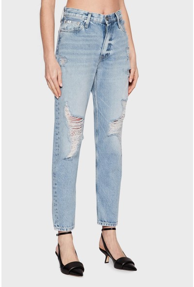 Calvin Klein Yüksek Bel Pamuklu Daralan Paça Mom Jeans Bayan Kot Pantolon J20J218512 1A4 Calvin Klein Yüksek Bel Pamuklu Daralan Paça Mom Jeans Bayan Kot Pantolon J20J218512 1A4