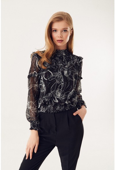 Yakası Gipeli Çiçek Desenli Şifon Bluz
