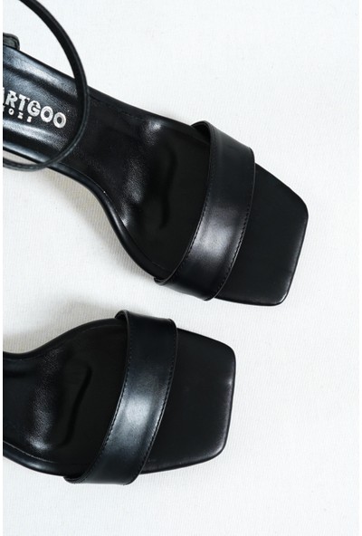 Kadın Tekbant Kütburun Klasik Topuklu Ayakkabı