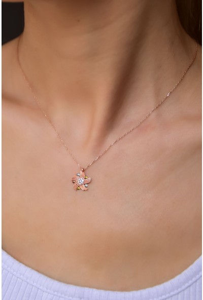 925 Ayar Gümüş Rose Kaplama Dorika Toplu Şans Rüzgar Gülü Kolye 925 Ayar Gümüş Rose Kaplama Dorika Toplu Şans Rüzgar Gülü Kolye