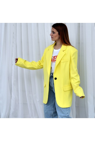 Gamze Derin Sarı Tek Düğmeli Astarlı Oversize Ceket