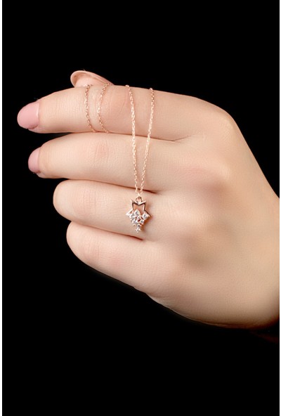 Hiç Gümüş Kadın Yıldız Model 925 Ayar Gümüş Kolye