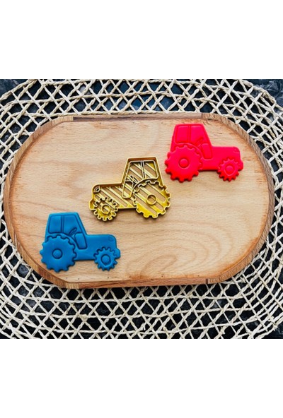 Small Shapes Traktör Kurabiye Kalıbı ve Hamur Kesici Small Shapes Traktör Kurabiye Kalıbı ve Hamur Kesici