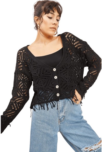 Butikburuc Kadın Siyah Püsküllü Ajurlu Düğmeli Hırka