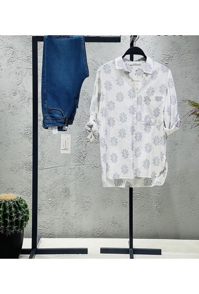 Çiçek Nakışlı Gömlek