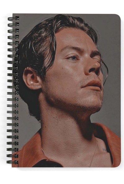 Harry Styles Baskılı Ahşap Kapaklı Defter 15X20 cm DFT2418 Harry Styles Baskılı Ahşap Kapaklı Defter 15X20 cm DFT2418