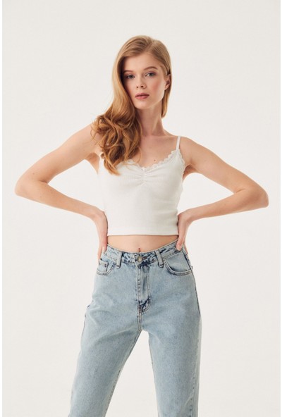 Askılı Önü Büzgülü Fitilli Büstiyer Askılı Önü Büzgülü Fitilli Büstiyer