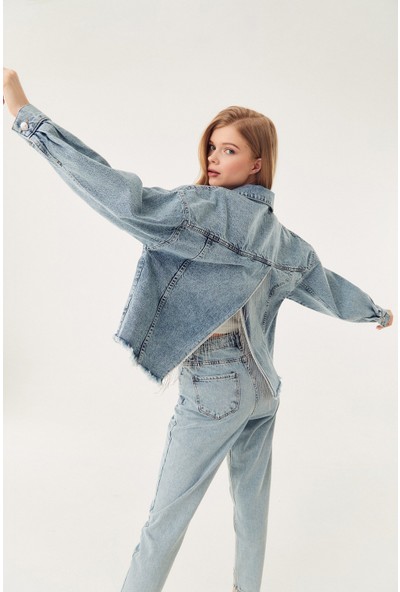FullaModa Sırt Zincir Detaylı Cut Kesim Jean Ceket