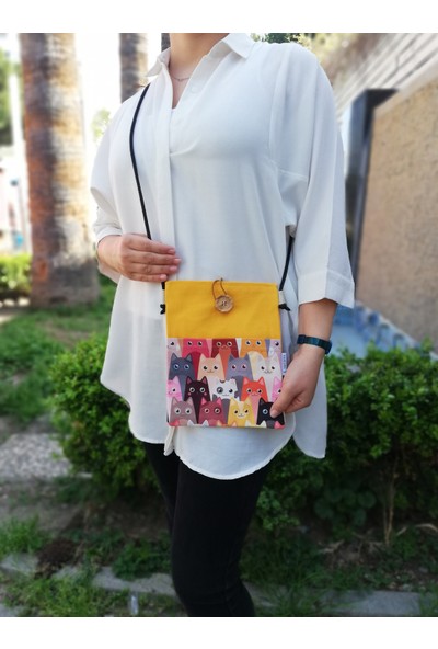 Atölye Smyrna Askılı Kitap / Tablet / Ebook Çantası – Kılıfı (Kedi Sarı)