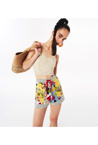 Çiçek Desen Şort