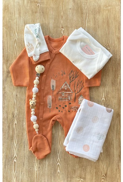 Turuncu Tulumlu Unisex Bebek Hediye Kutusu-Bebek Hediye Seti-Yenidoğan Bebek Hediyesi Turuncu Tulumlu Unisex Bebek Hediye Kutusu-Bebek Hediye Seti-Yenidoğan Bebek Hediyesi