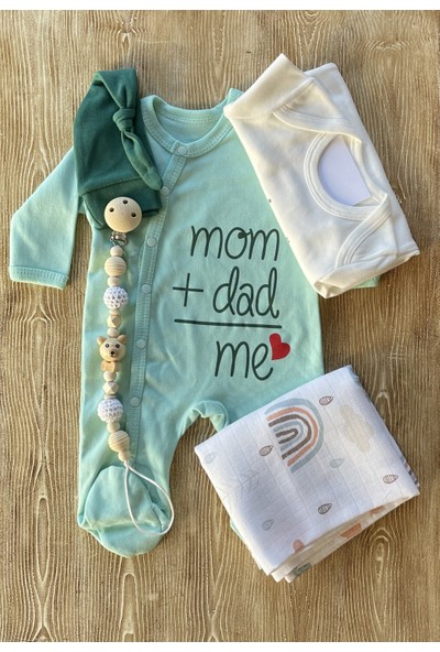 Anne Baba Yeşil Tulumlu Unisex Bebek Hediye Kutusu-Bebek Hediye Seti-Yenidoğan Bebek Hediyesi Anne Baba Yeşil Tulumlu Unisex Bebek Hediye Kutusu-Bebek Hediye Seti-Yenidoğan Bebek Hediyesi