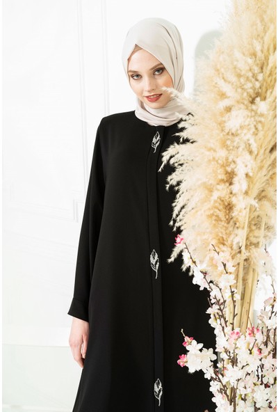 Beyza Yaprak Detaylı Siyah Ferace 3487