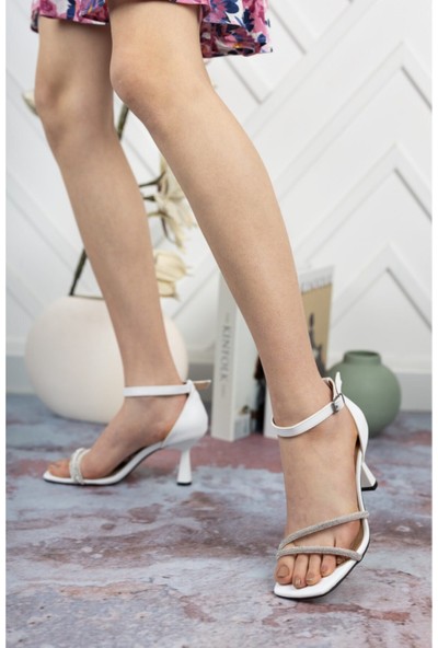 Followher Kadın Taş Detaylı Topuklu Ayakkabı