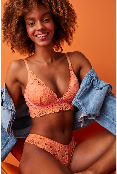 Penti Turuncu Grandeur Lace Dolgusuz Sütyen Penti Turuncu Grandeur Lace Dolgusuz Sütyen