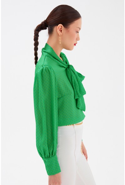 Sateen Fular Yaka Desenli Bluz - Yeşil