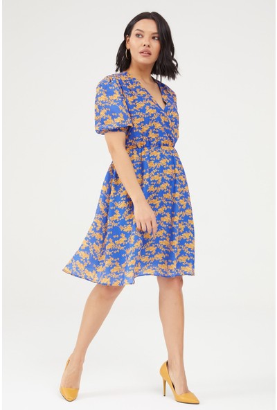 Sumre Yazlık Kruvase Yaka Desenli Kadın Elbise Sumre Yazlık Kruvase Yaka Desenli Kadın Elbise