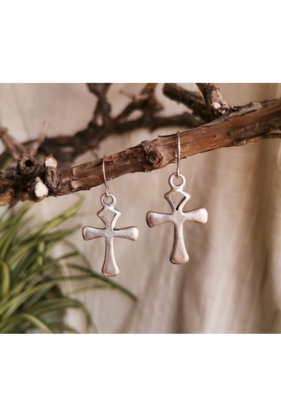Uçan Süpürge Gümüş Renk Kancalı Büyük Sallantılı Haç Küpe