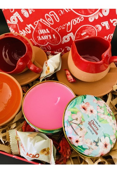 Anneler Gününe Özel 2'li Kırmızı Kalpli Fincan Hediye Kutusu