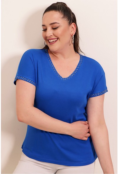 Saygı Giyim Yaka ve Kol Uçları Taşlı Likralı Büyük Beden Pamuk Bluz Saks Saygı Giyim Yaka ve Kol Uçları Taşlı Likralı Büyük Beden Pamuk Bluz Saks