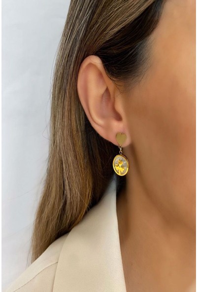 Takı Vadisi Kalpli Yonca Detaylı Çelik Kararmaz Kadın Küpe Takı Vadisi Kalpli Yonca Detaylı Çelik Kararmaz Kadın Küpe