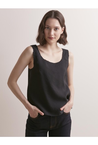 Jimmy Key Kadın Siyah Düz Kesim U Yaka Askılı Modal Bluz Jimmy Key Kadın Siyah Düz Kesim U Yaka Askılı Modal Bluz