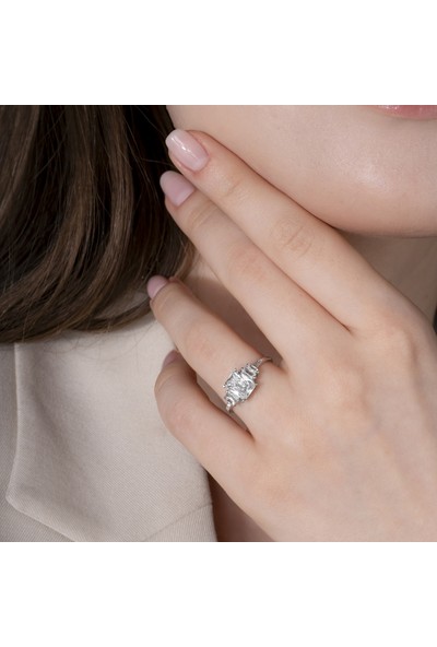 Wena Jewelry 925 Ayar Gümüş Baget Taşlı Ayarlanabilir Yüzük Wena Jewelry 925 Ayar Gümüş Baget Taşlı Ayarlanabilir Yüzük