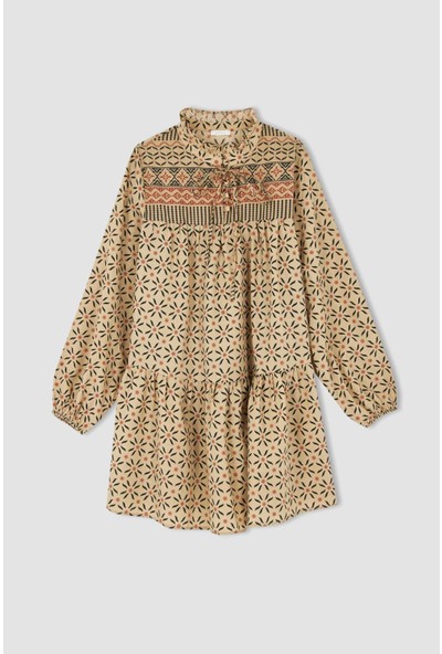 DeFacto Regular Fit Fırfırlı Yaka Etnik Desenli Uzun Kollu Tunik Y1341AZ22SP