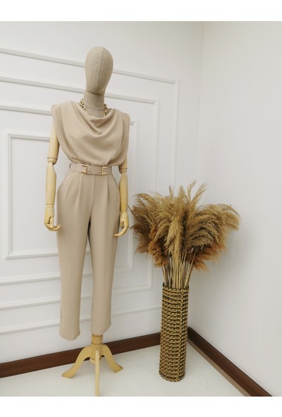 Beri Butik Kadın Vatkalı Kemer Detaylı Degaje Yaka Taş Tulum