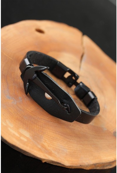 Moco Deniz Çapalı Metal Aksesuarlı Siyah Deri Erkek Bileklik