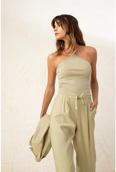 DeFacto Fitted Çapraz Yaka Crop Kaşkorse Atlet X5051AZ22SP