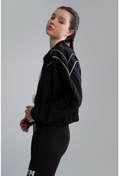DeFacto Defacto Fit Dik Yaka Sırt Baskılı Fermuarlı Bomber Crop Hırka X7637AZ22SP DeFacto Defacto Fit Dik Yaka Sırt Baskılı Fermuarlı Bomber Crop Hırka X7637AZ22SP