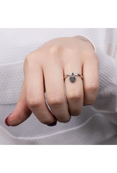 Nur Silver Pandora Sallantılı Kalp Detaylı Yüzük