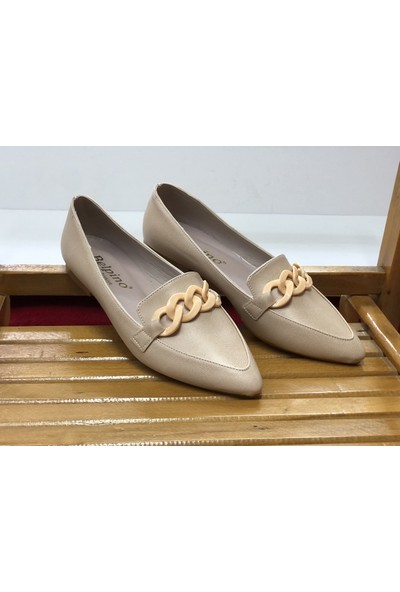 Kafkaslar Sivri Burun Zincir Detaylı Yeni Trend Düz Taban Babet Kafkaslar Sivri Burun Zincir Detaylı Yeni Trend Düz Taban Babet