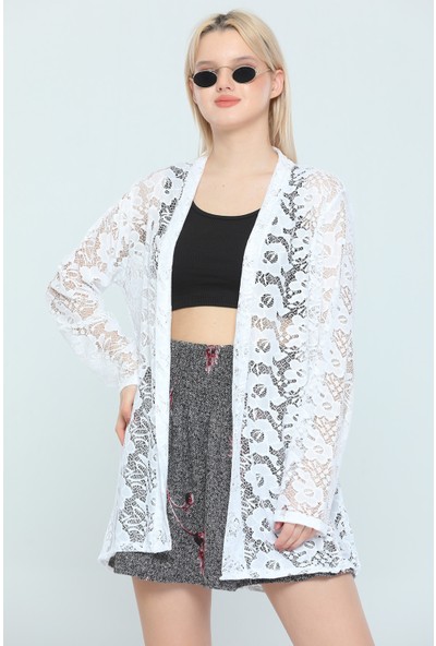 Julude Beyaz Kadın Retro Dantel Detaylı Ceket Julude Beyaz Kadın Retro Dantel Detaylı Ceket