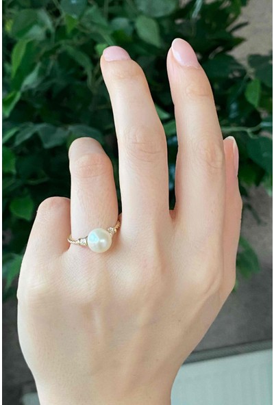 BIRINCI1926 14 Ayar Yeşil Altın Burgulu Taşlı Inci Yüzük BIRINCI1926 14 Ayar Yeşil Altın Burgulu Taşlı Inci Yüzük