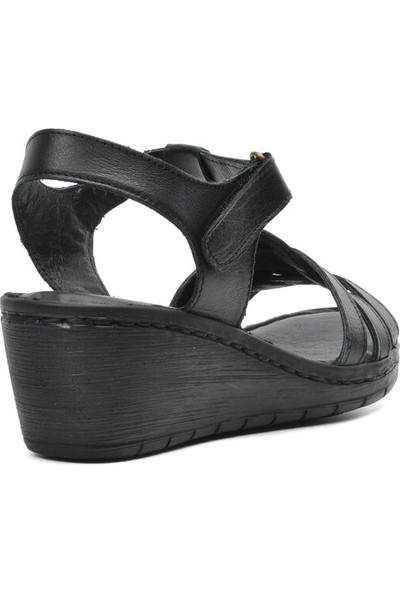 Siyah Hakiki Deri Kadın Sandalet