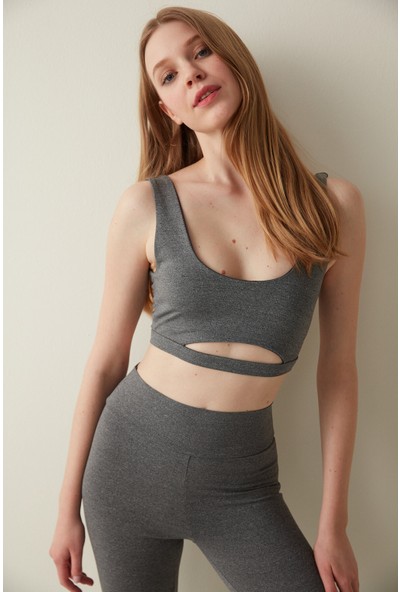 Penti Cut Out Detailed Sports Bralet