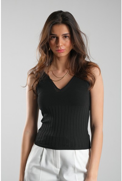 Abbra Kadın Fitilli V Yaka Askılı Triko Body Abbra Kadın Fitilli V Yaka Askılı Triko Body