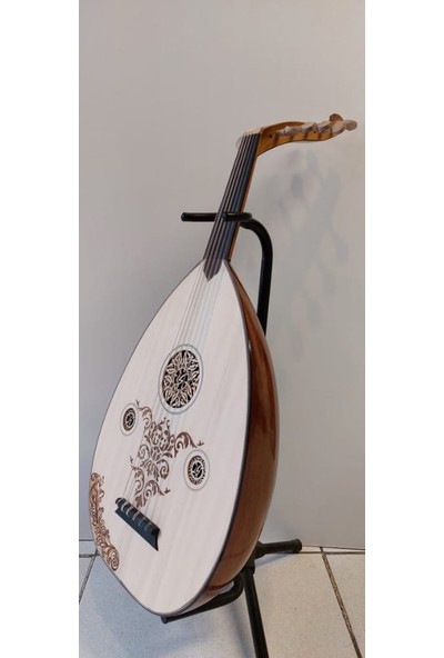 Orta Kalite Işlemeli Ceviz Ud Orta Kalite Işlemeli Ceviz Ud