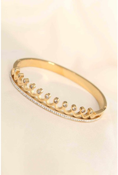 Karazona Kadın Çelik Altın Renk Taşlı Taç Detaylı Kelepçe Bilezik KZ-BB4387