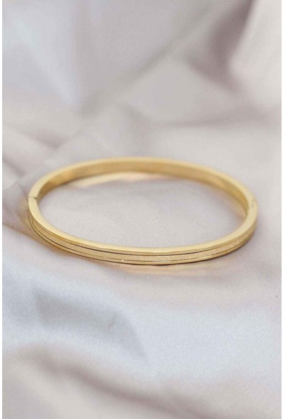 Karazona Kadın Çelik Altın Renk Simli Kelepçe Bilezik KZ-BB4127 Karazona Kadın Çelik Altın Renk Simli Kelepçe Bilezik KZ-BB4127
